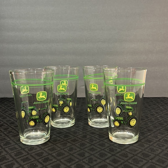 John Deere | Dining | John Deere Vintage Nothing Runs Like Deerepint ...